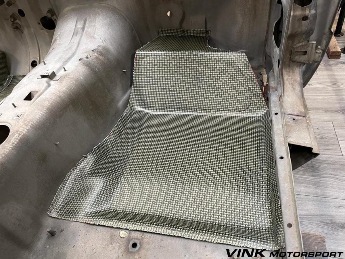 Carbon/Kevlar co-driver’s footrest LHD – Vink Motorsport
