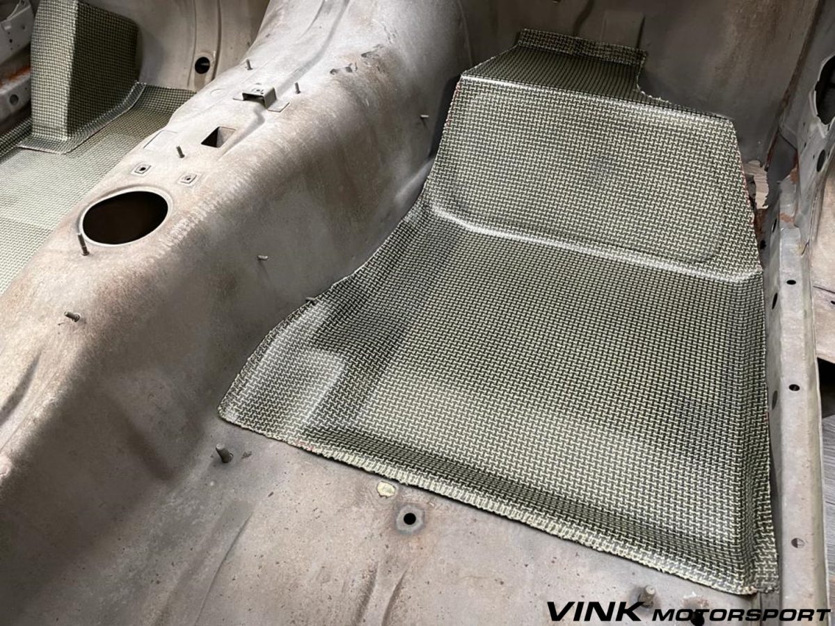 Carbon/Kevlar co-driver’s footrest LHD – Vink Motorsport